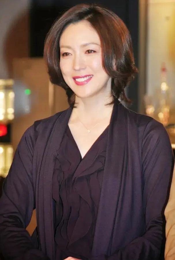 Powerful faction Wakamura Mayumi: warm atmosphere, people as pale as ...