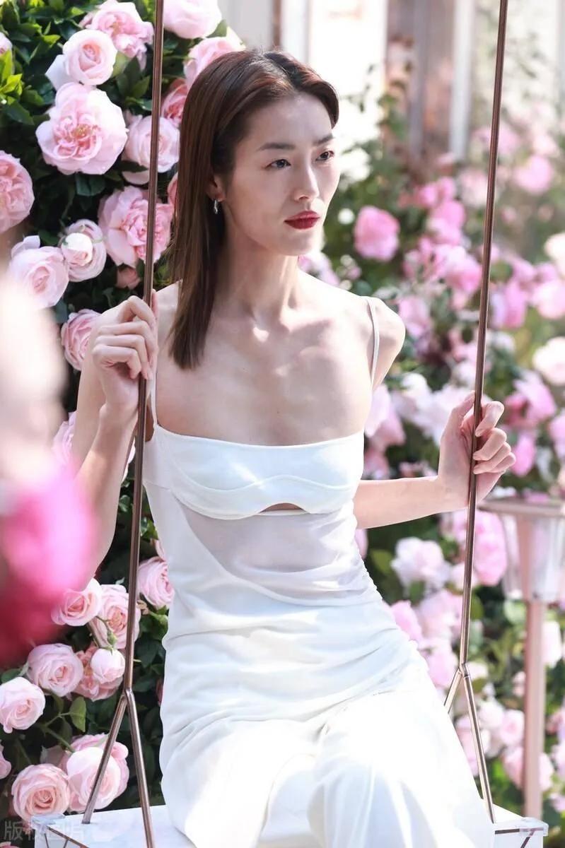 This is the gap between a supermodel and a star. Bai Lu is slightly better than Zhang Jiani, and ...