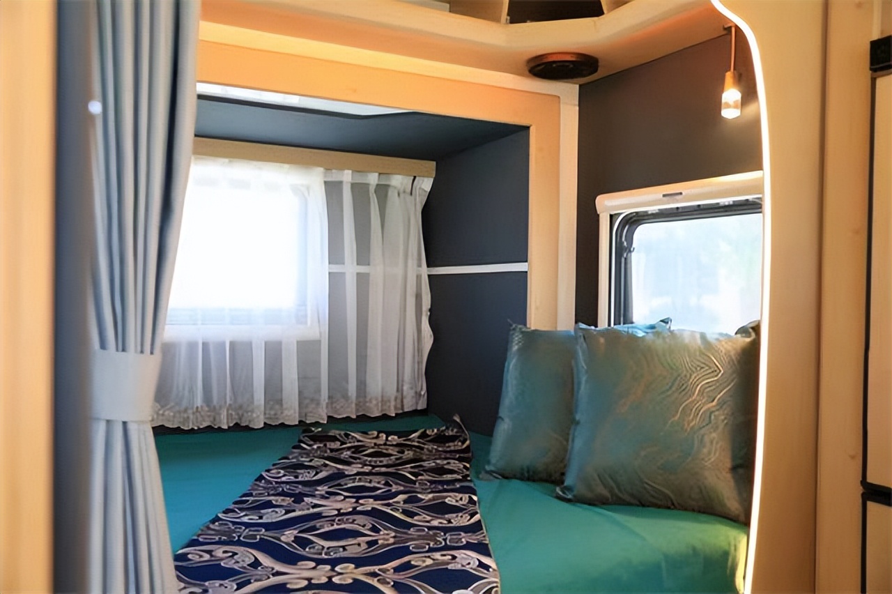 How to choose the sojourn life?Platinum Chi RV double expansion series, the RV produced by the ...