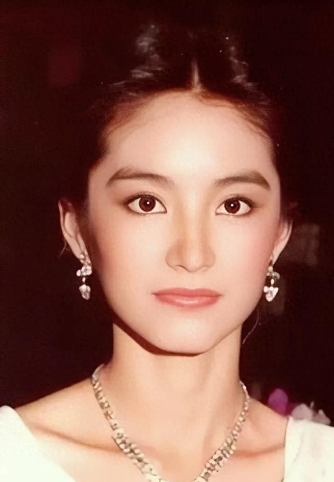 Liu Xiaoqing, Lin Fengjiao and Lin Qingxia are both 70 years old, but ...
