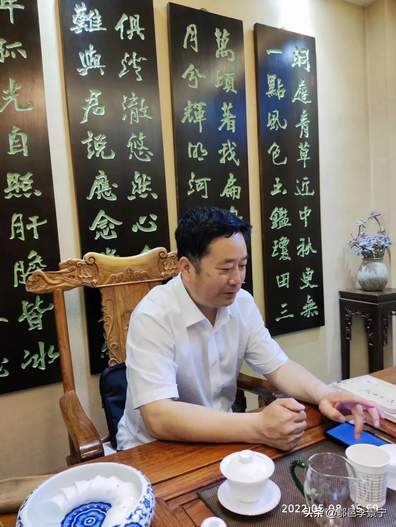 Ren Yin's Mother's Day Self-Inscription Couplet / Li Jingning - iNEWS