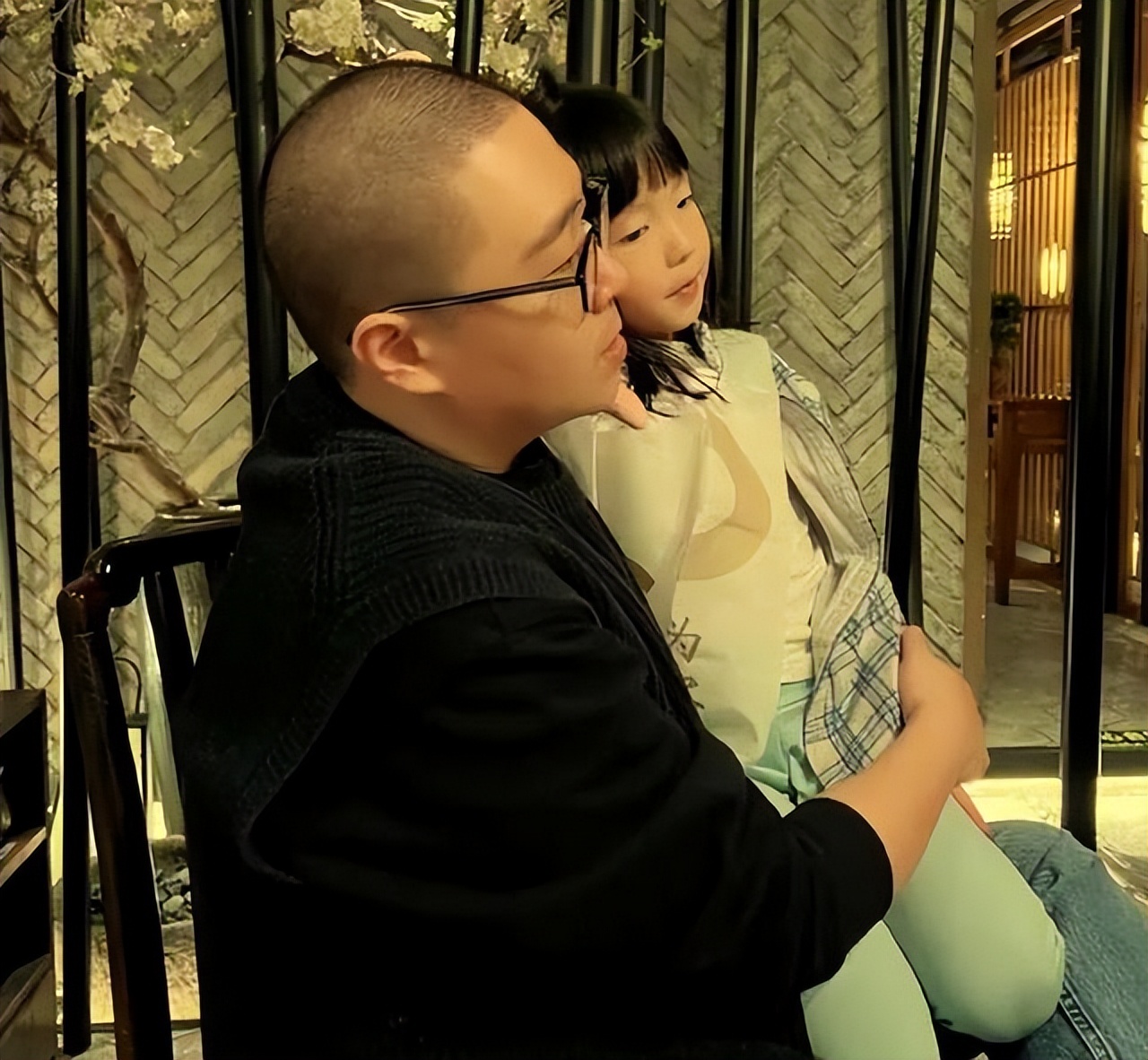 Hao Shaowen and his wife Ma Dai are on their honeymoon! Lin Ningrui shows off her figure in a ...