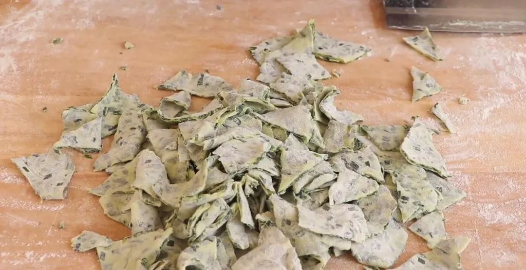 It is "intestine washing herb" and "long lettuce". It is delicious and ...