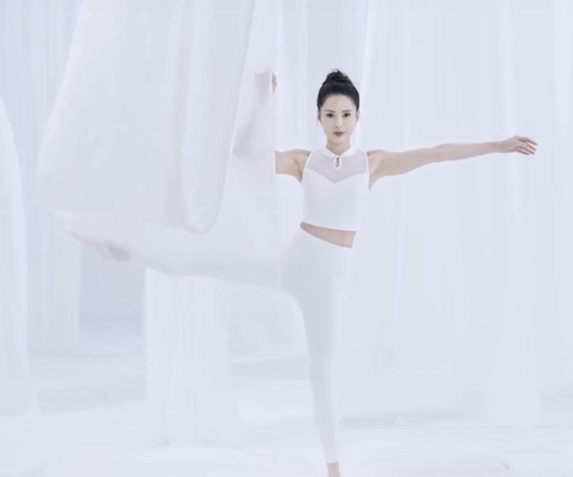 "The Most Beautiful Little Dragon Girl" Li Ruotong turned 56 years old ...