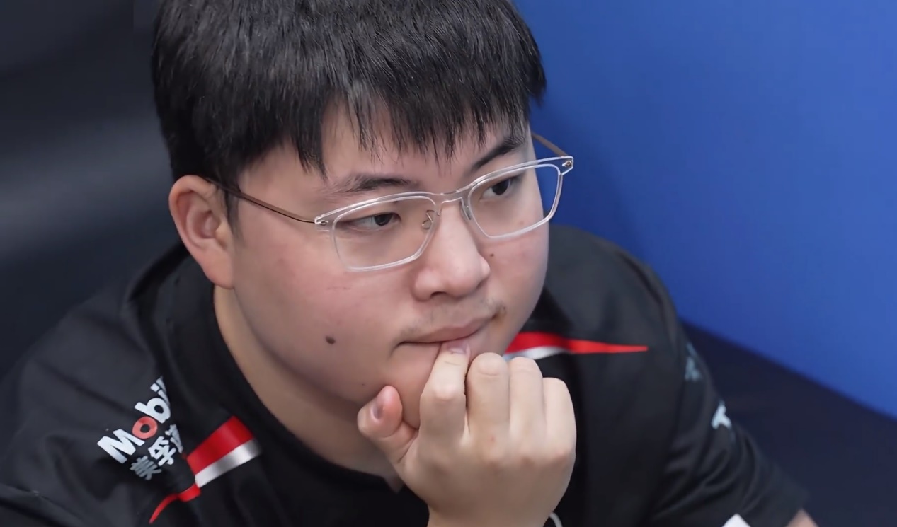 Uzi failed in the first battle to revenge RNG, Ni Yu was useless, LP slashed four kills, and all ...