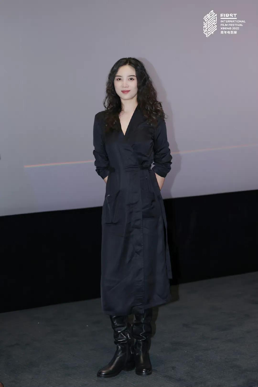 Song Jia's recent outfits - iNEWS