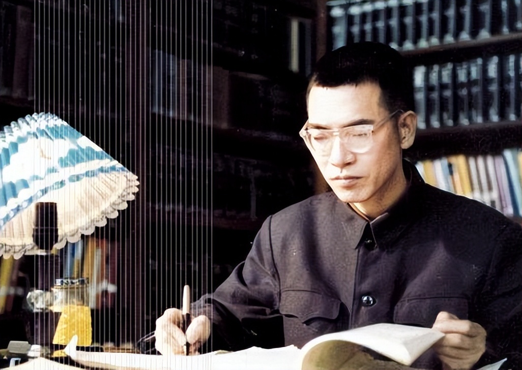 In 1983, when Deng Xiaoping learned that Chen Jingrun was living apart ...