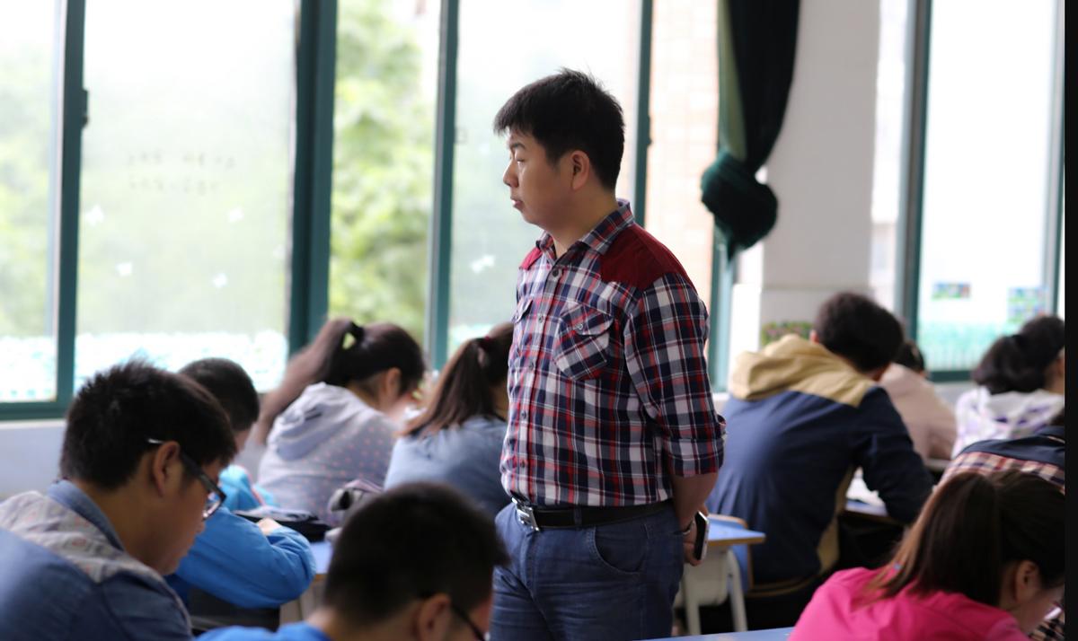 Former CCTV celebrity Li Jiaming left CCTV for the United States at the ...