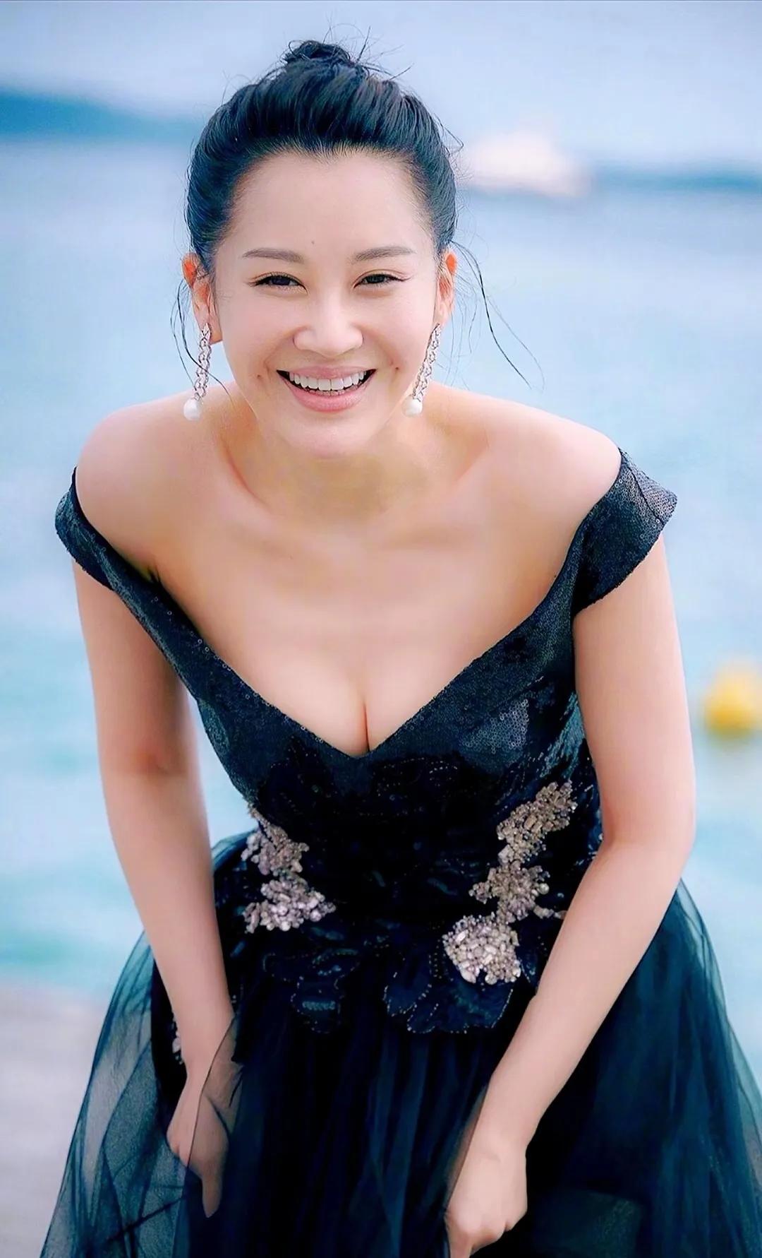 Mature and sexy - Xu Qing's photo - iMedia
