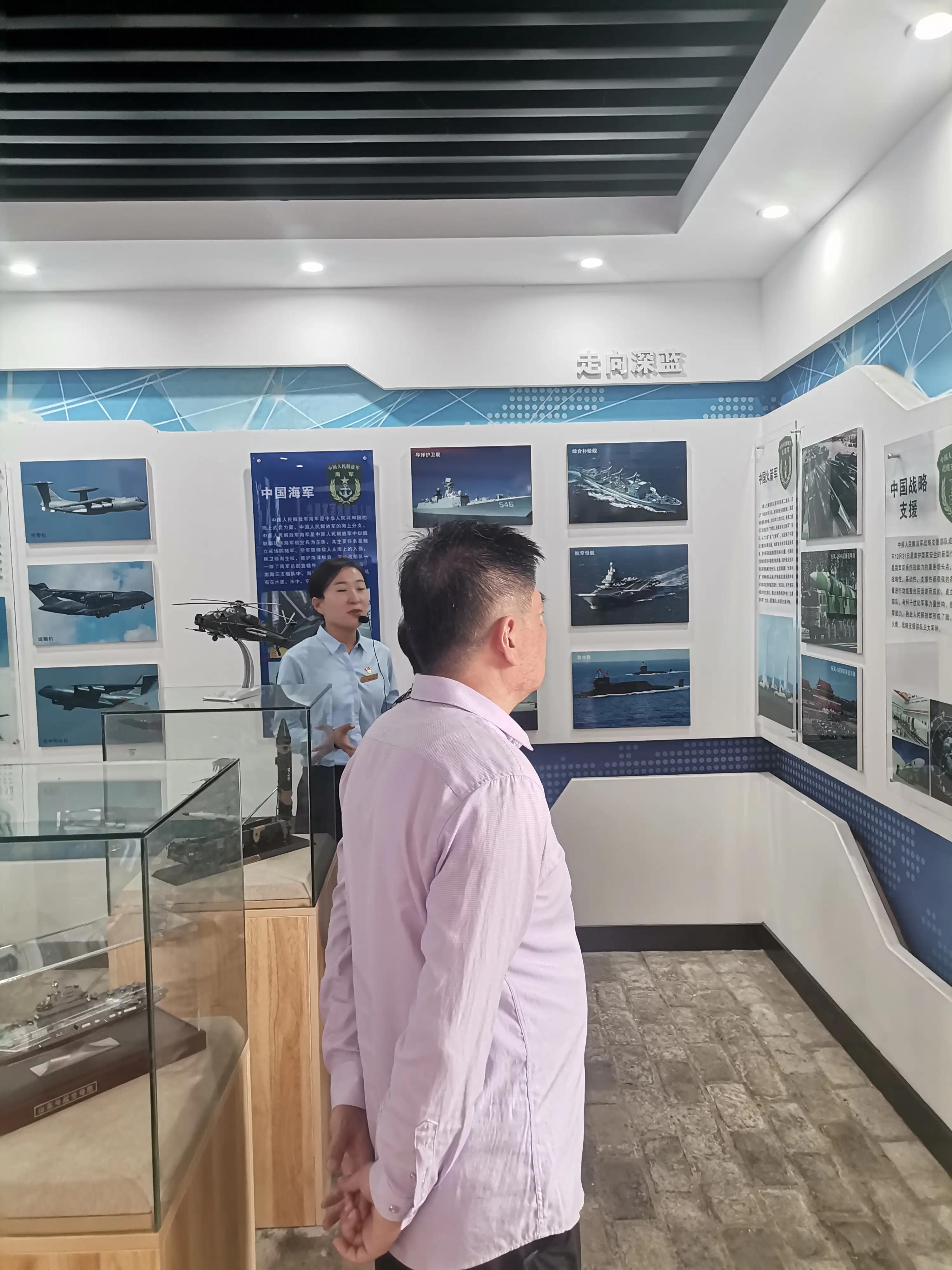 Red base, Jianmin's hometown, Dong Anna, the most beautiful guide - iNEWS