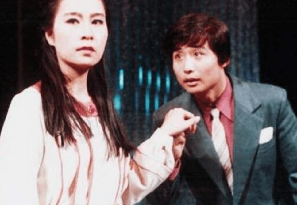 "Fake Female True Love": Family Entanglement: Role Conflict and ...