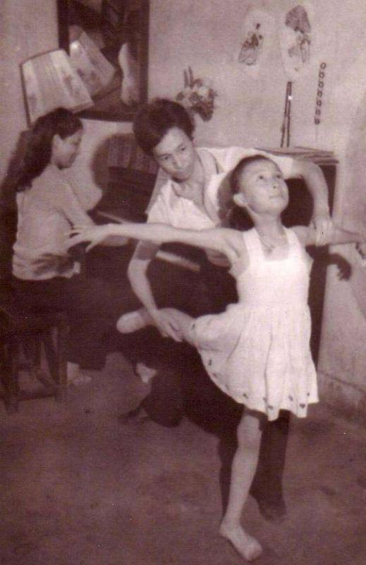 Chen Zongshan: Teaching his daughter Chen Shu to dance and sending her away from home when she ...