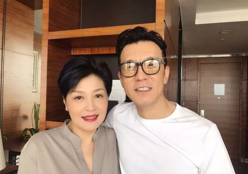CCTV host Li Yong passed away three years ago, and his wife Ha Wen said ...