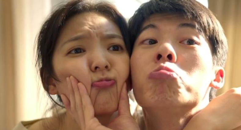 Zhuyu is in the front, Feng Xiaogang's starring role in "The Eight ...