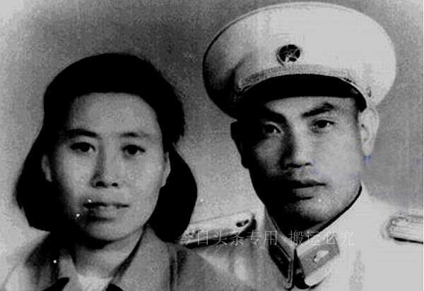Lieutenant General and Deputy Commander of the Jinan Military Region ...