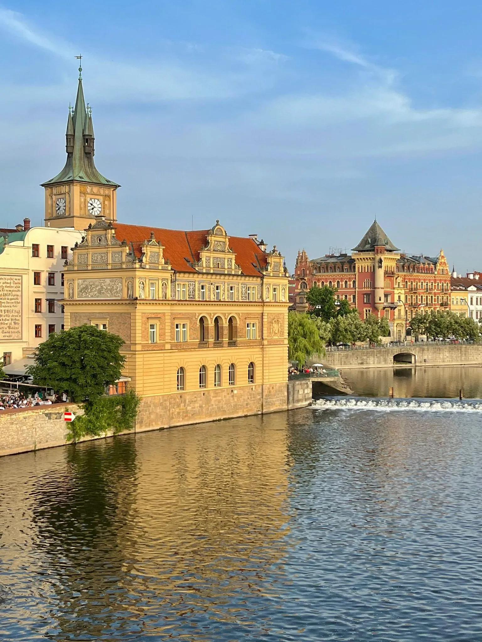 spring in prague - iNEWS
