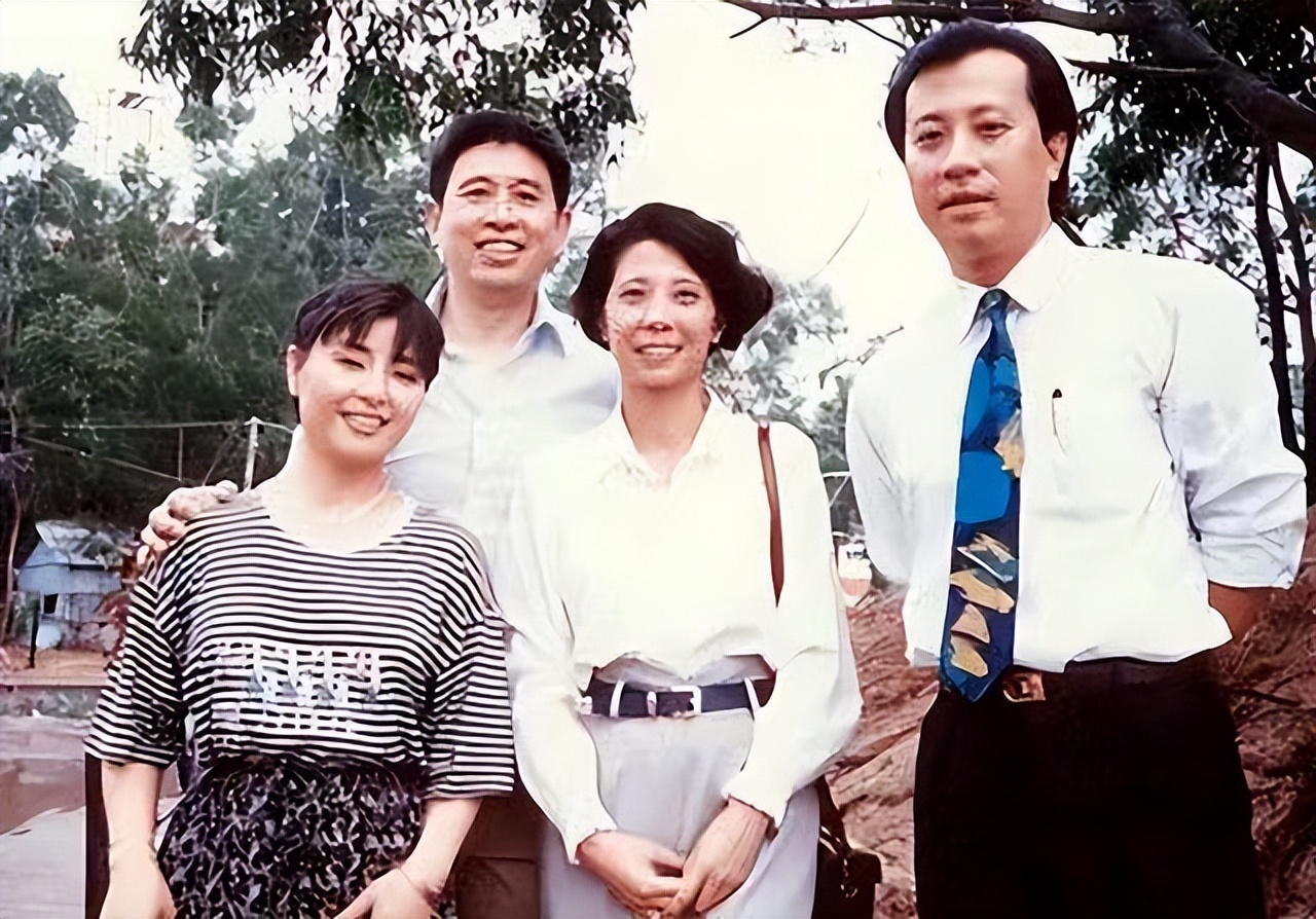 The 77-year-old singer Cheng Zhi passed away. His life was simple and ...