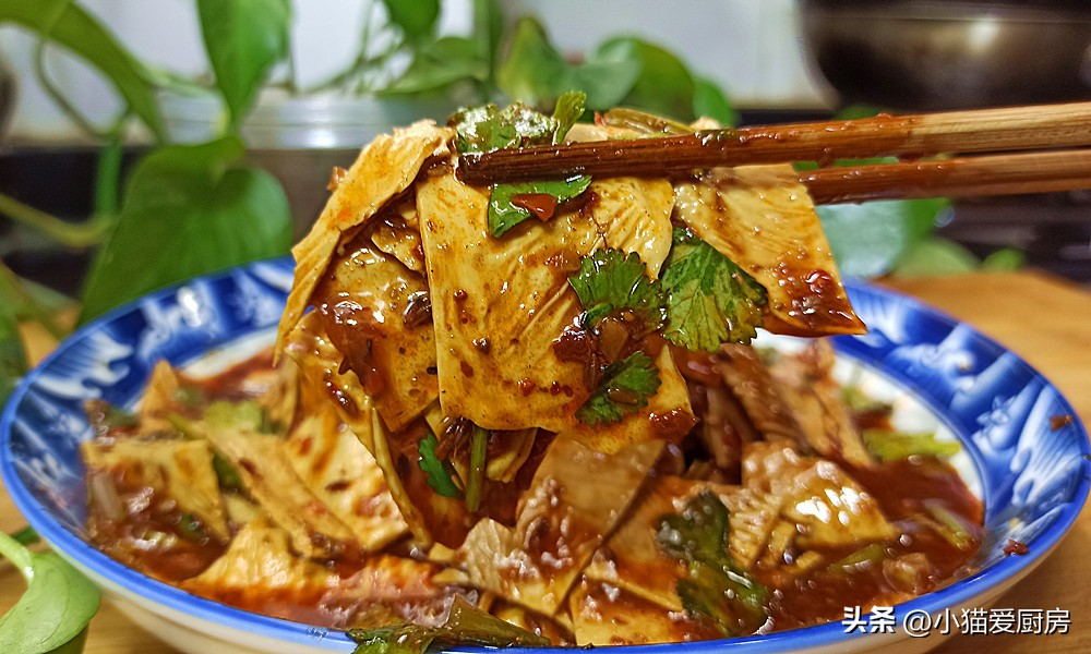 The bean curd is especially delicious in this way, soft and tender ...