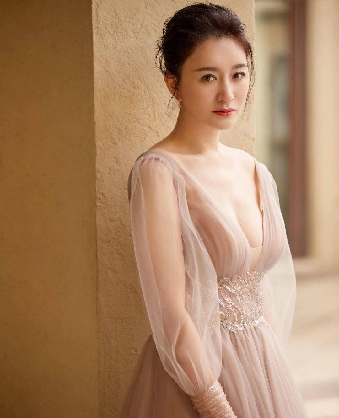 Sexy killer in the entertainment circle: Yin Tao's lips are too charming, Li Xiaoran is ...