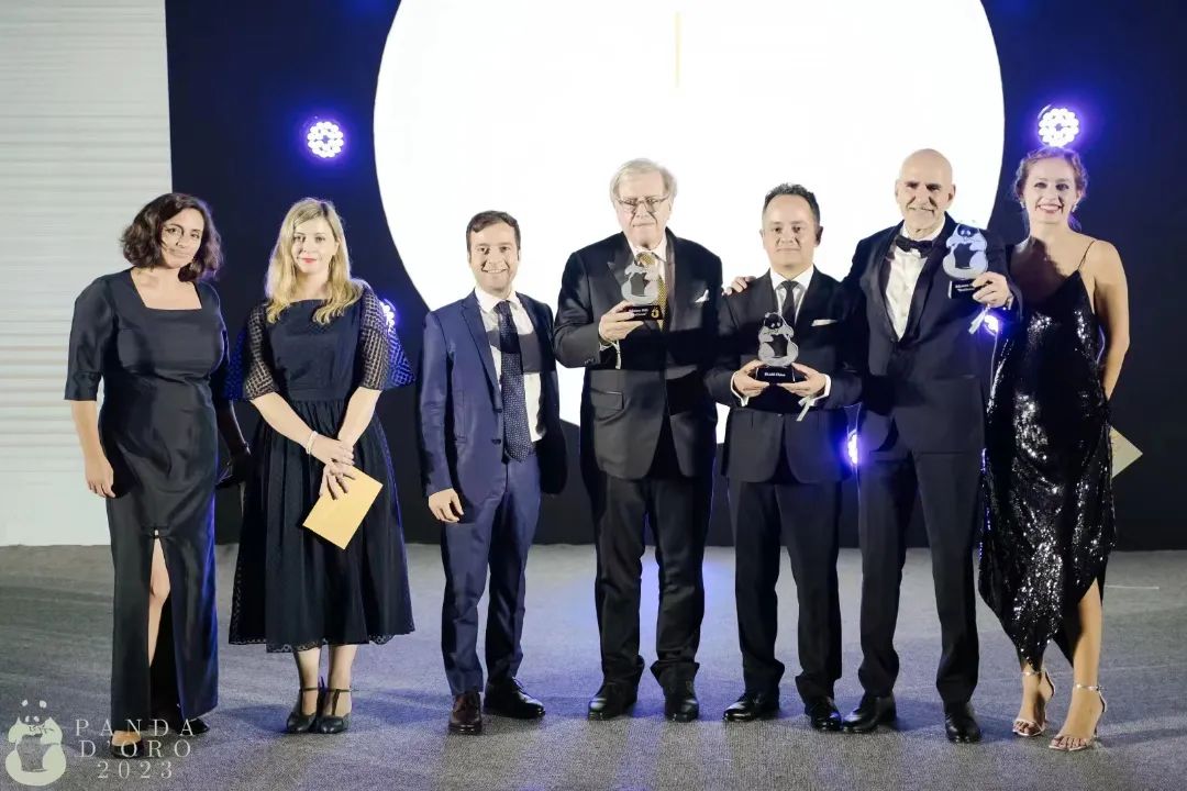 FAAM China won the Italian Golden Panda Perseverance Award - iNEWS