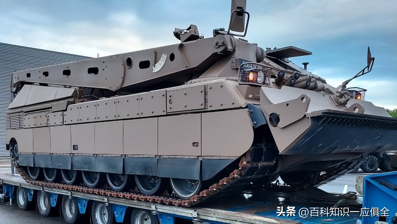 French armored repair vehicle for Leclerc tanks - iMedia