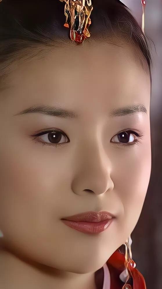 Dong Jie as Zhu Yingtai - iNEWS