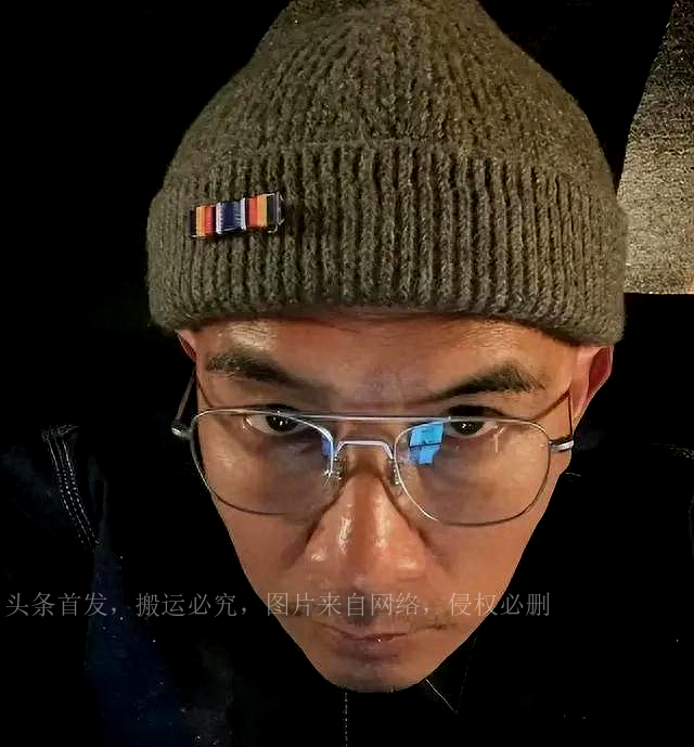 Abandoning the paralyzed Big S and returning to China, he reunited with ...