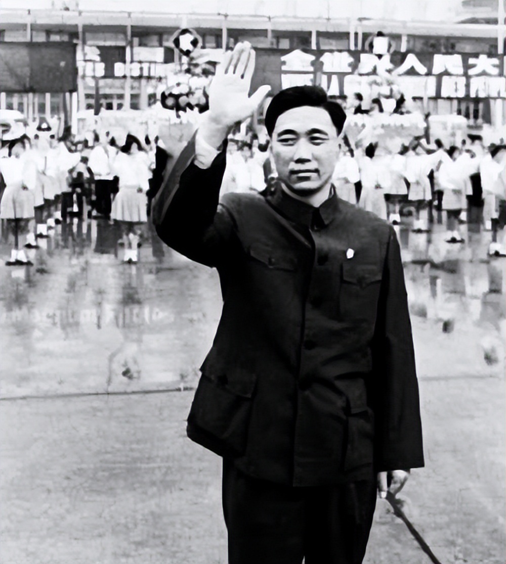 Wang Hongwen: The youngest member of the "Gang of Four", who was not ...