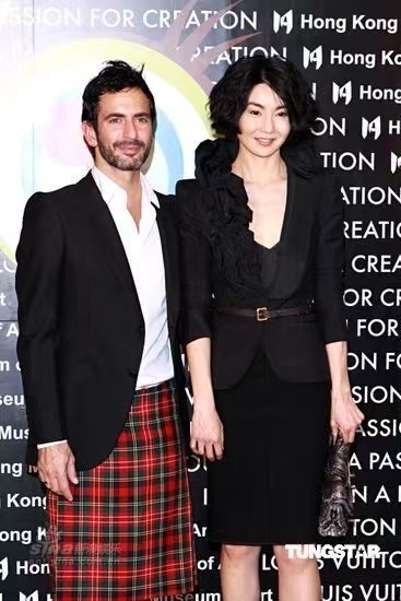 59-year-old Maggie Cheung settled in Paris, lived in a 2,500W mansion ...