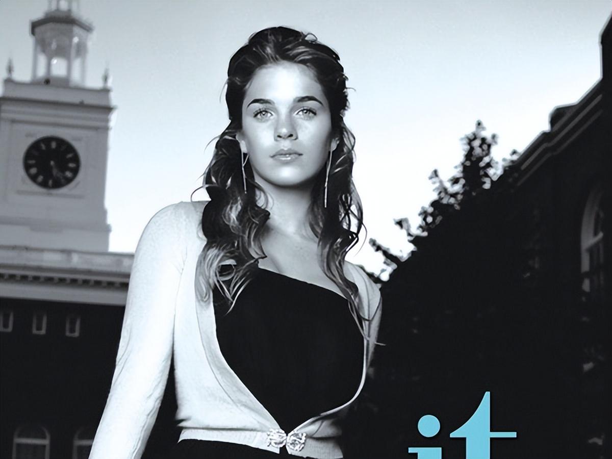 Trump's most beautiful assistant: worked as a model, more beautiful ...