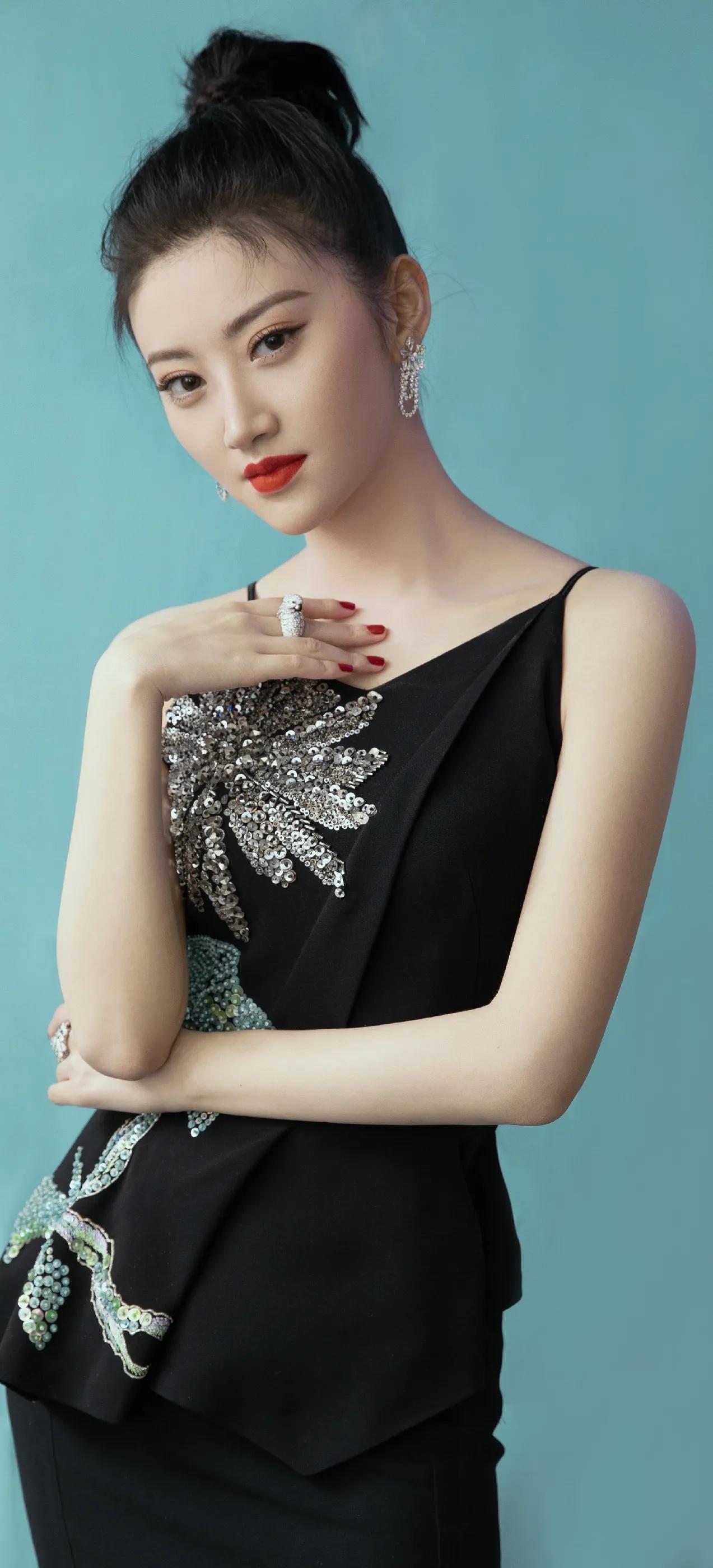 Being "defrauded of money and sex" by Zhang Jike, caught in the turmoil, Jing Tian was miserable ...