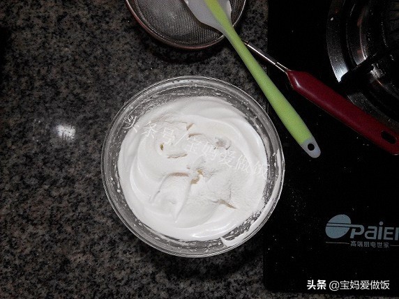 It's so easy!Melt-in-your-mouth meringue, coated with a layer of ...