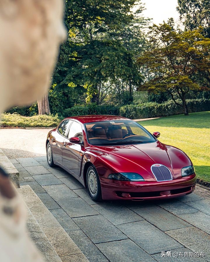 Bugatti EB112 flowing aesthetics - iNEWS