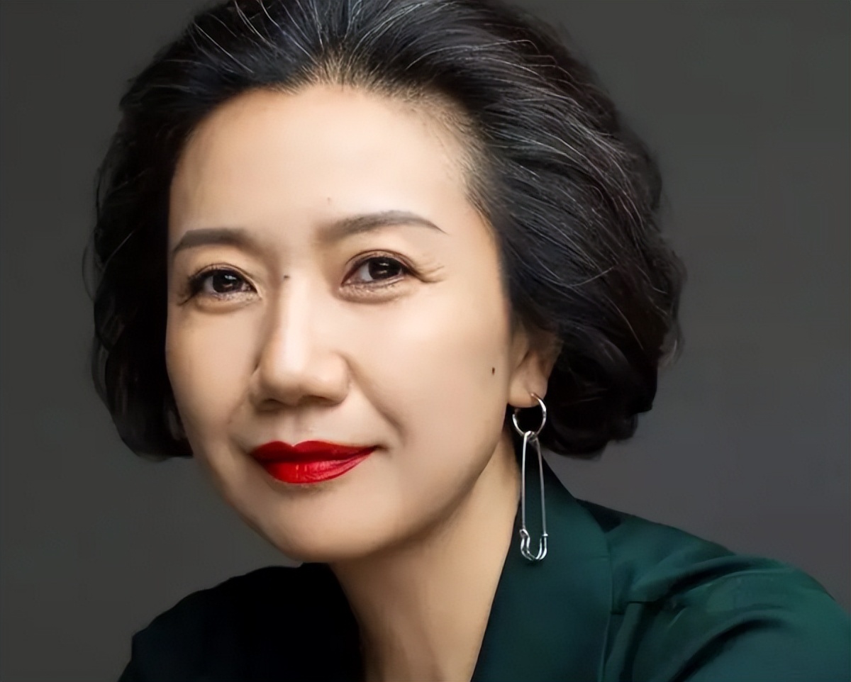 Zhang Yue: CCTV hostess was cold-eyed because of her fatness, and she ...