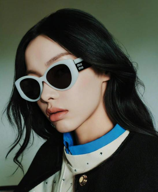 embarrassment!Rapper Liu Boxin attends "Mr. Fashion" on the red carpet, revealing his underwear ...