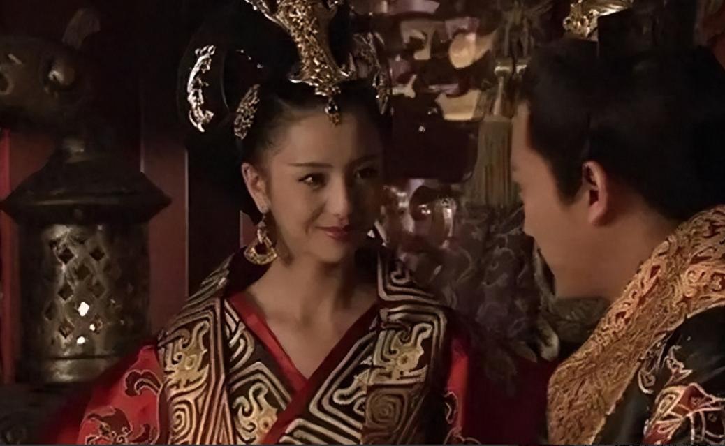 Emperor Cheng of the Han Dynasty loved Zhao Hede throughout his life ...