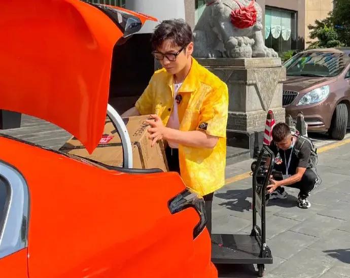 Huang Xiaoming and Yin Tao group CP, take the initiative to pay for ...