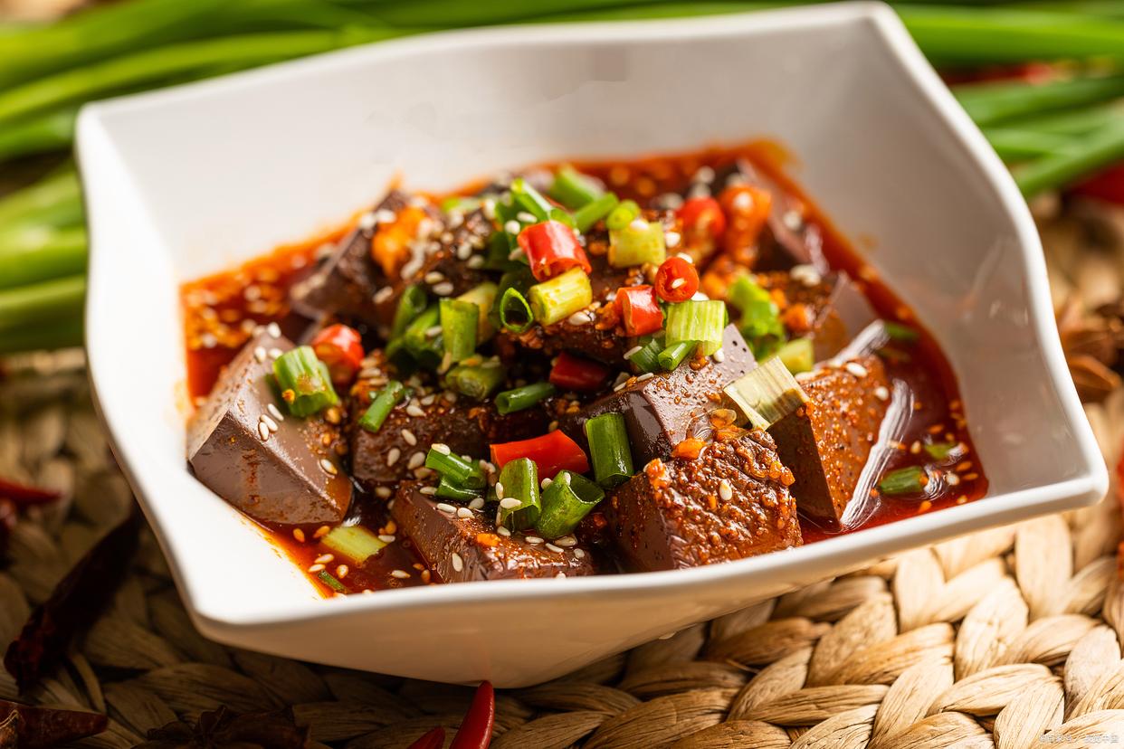 Do you know several methods of pig blood? Occasionally come to a plate ...