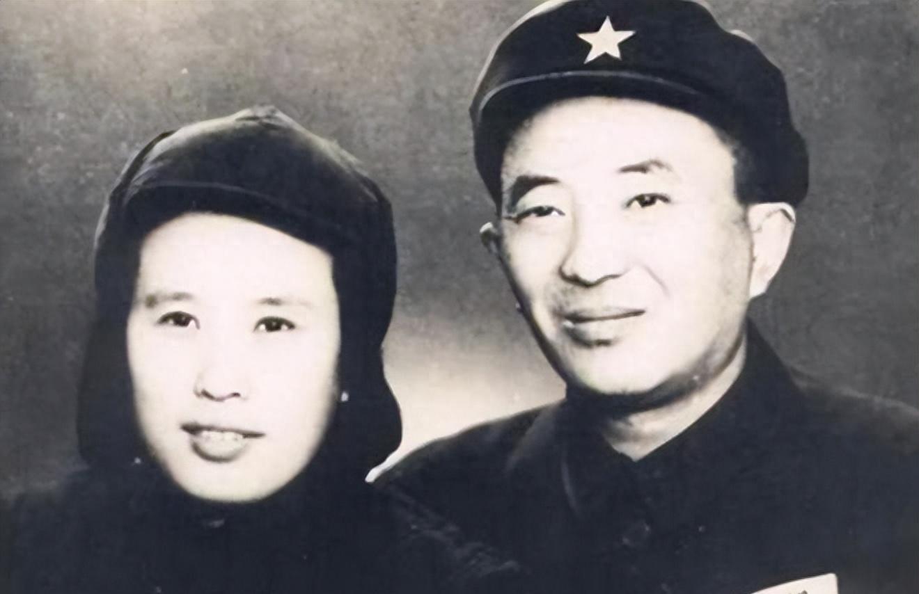 Luo Yu, the second son of the founding general, defected abroad with a ...