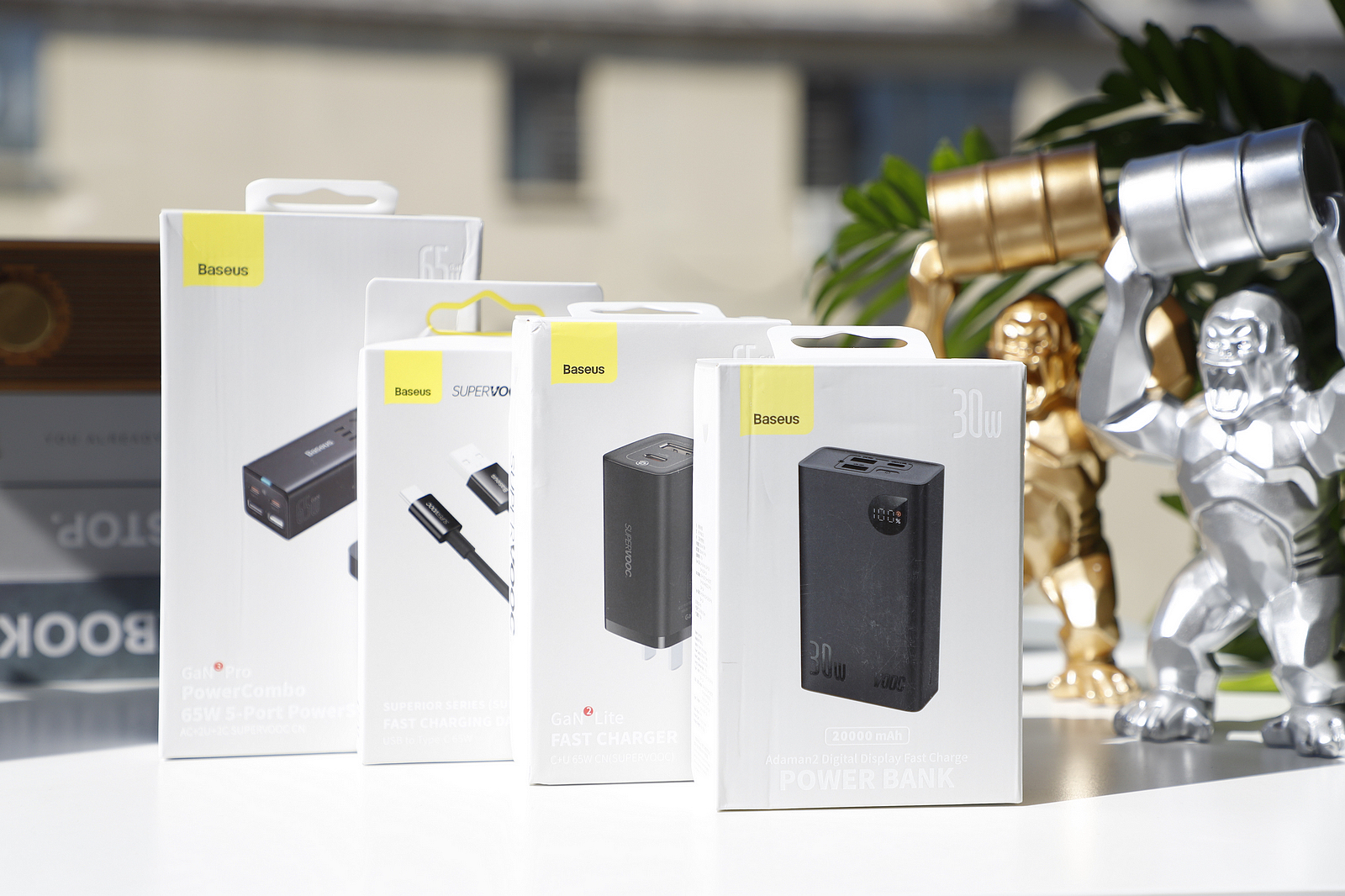 Take this set of Baseus family buckets with you on a business trip, and ...