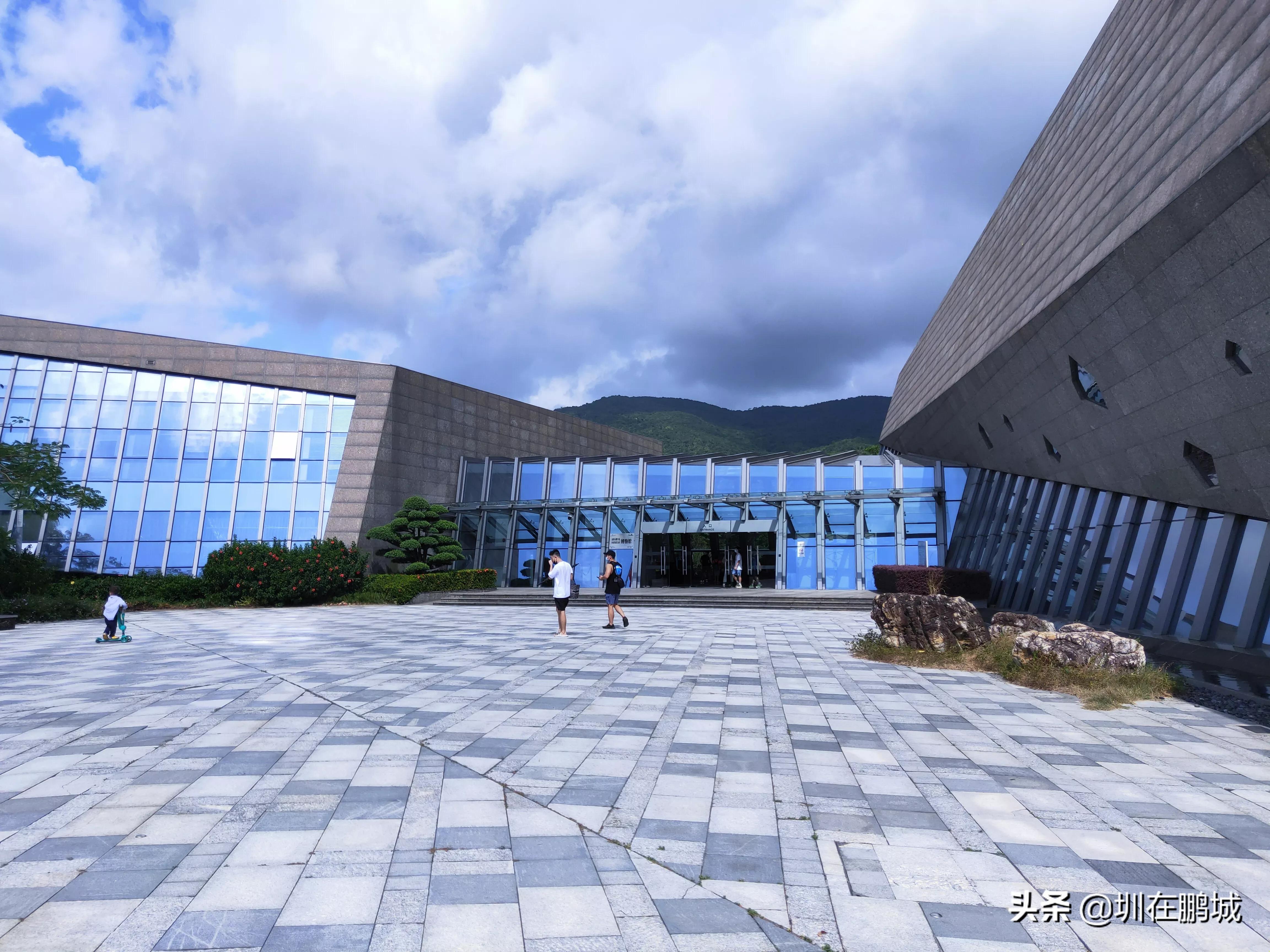 The Geological Museum under the Qiniang Mountain in Shenzhen - iNEWS