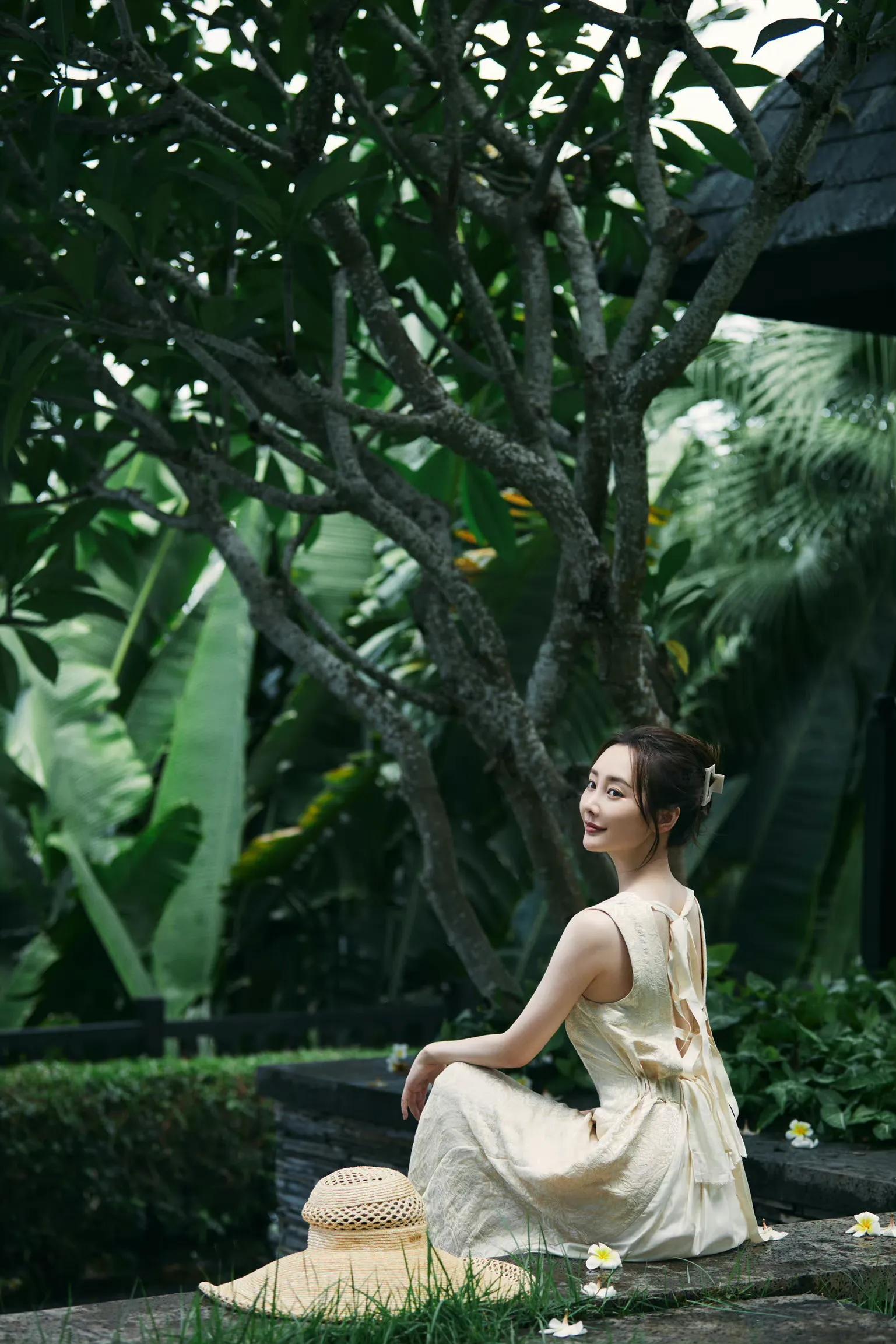 Beautiful actress Li Chun - iNEWS