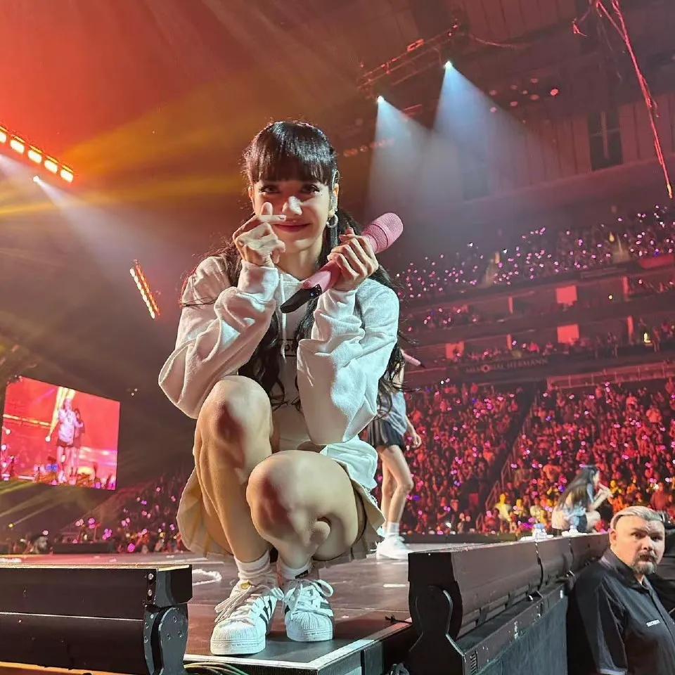 Gong Jun, Feng Mo, Wu Qian, Fan Chengcheng - iNEWS