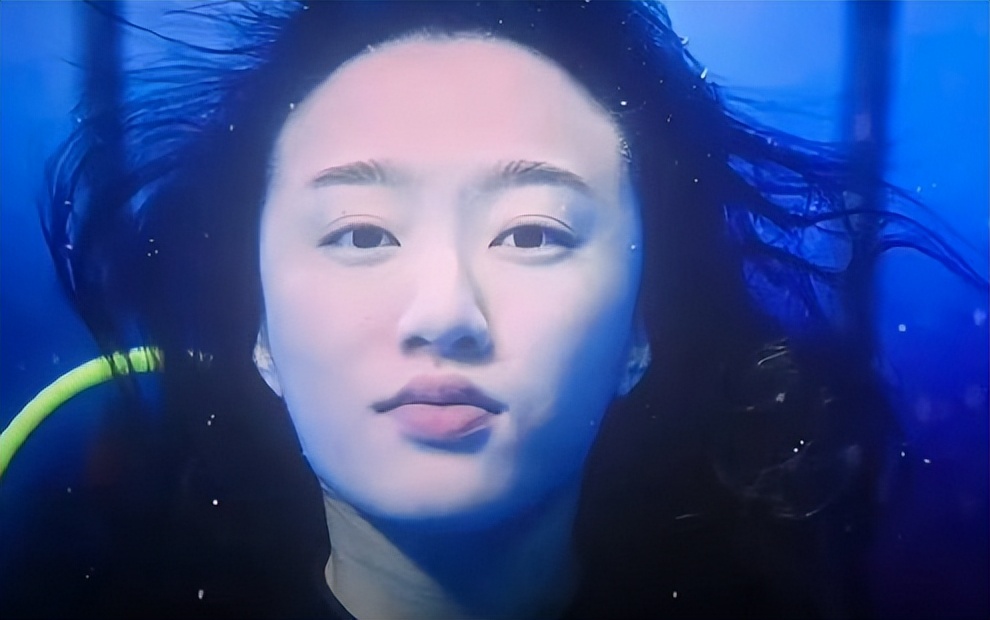 How spectacular is the starry sky under the sea in "The Lost She"? Li ...