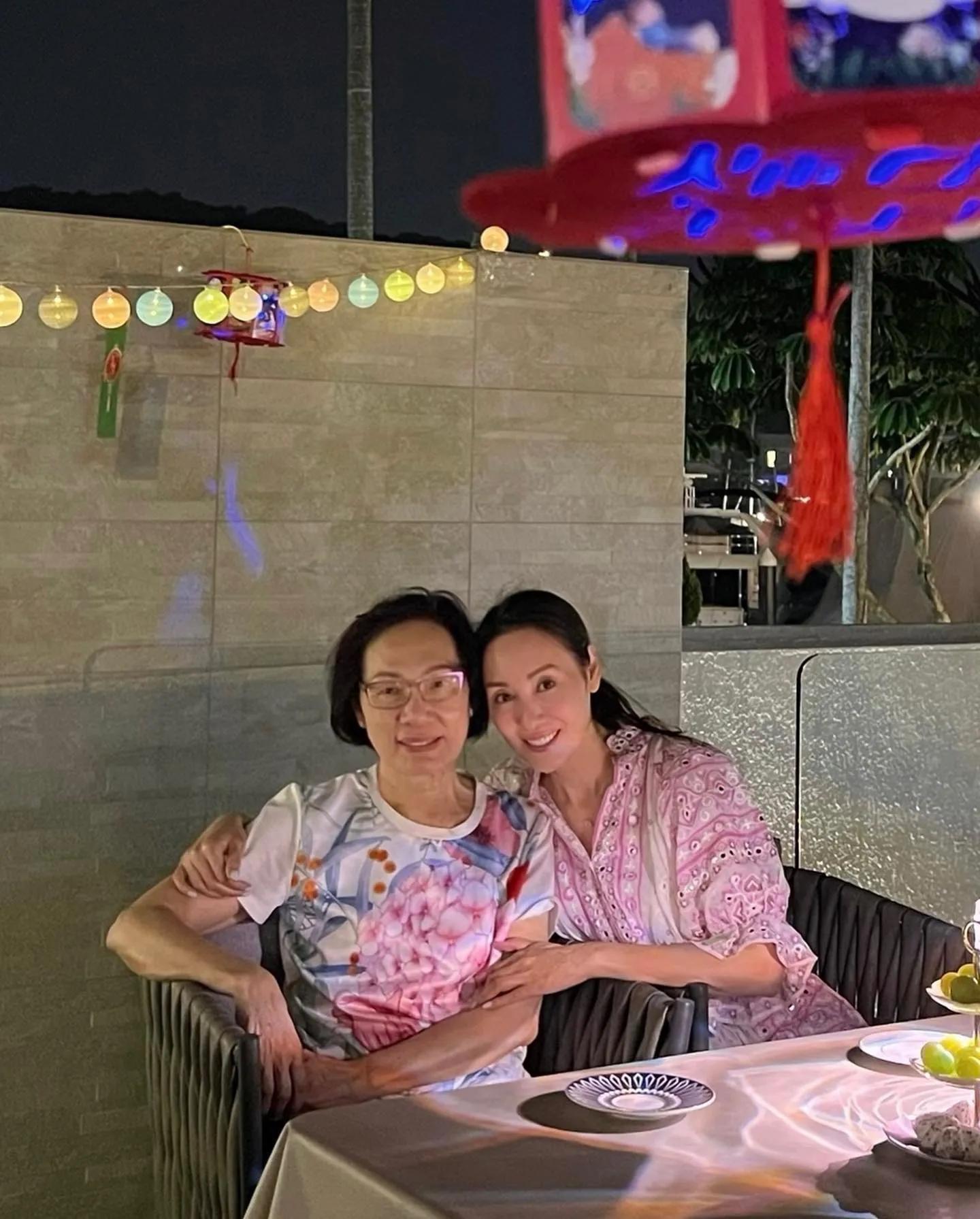 Guo Keying's Mid-Autumn Festival family gathering, the picture is warm ...