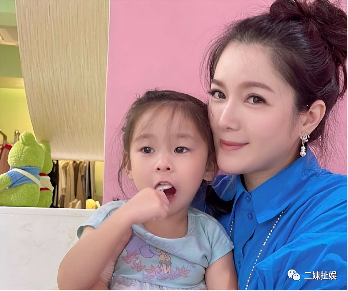 Because Hong Kong's former female artist Gou Yunhui and her wealthy ...