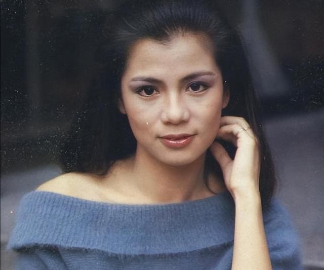 Weng Meiling, who played Huang Rong, committed suicide at the age of 26 ...