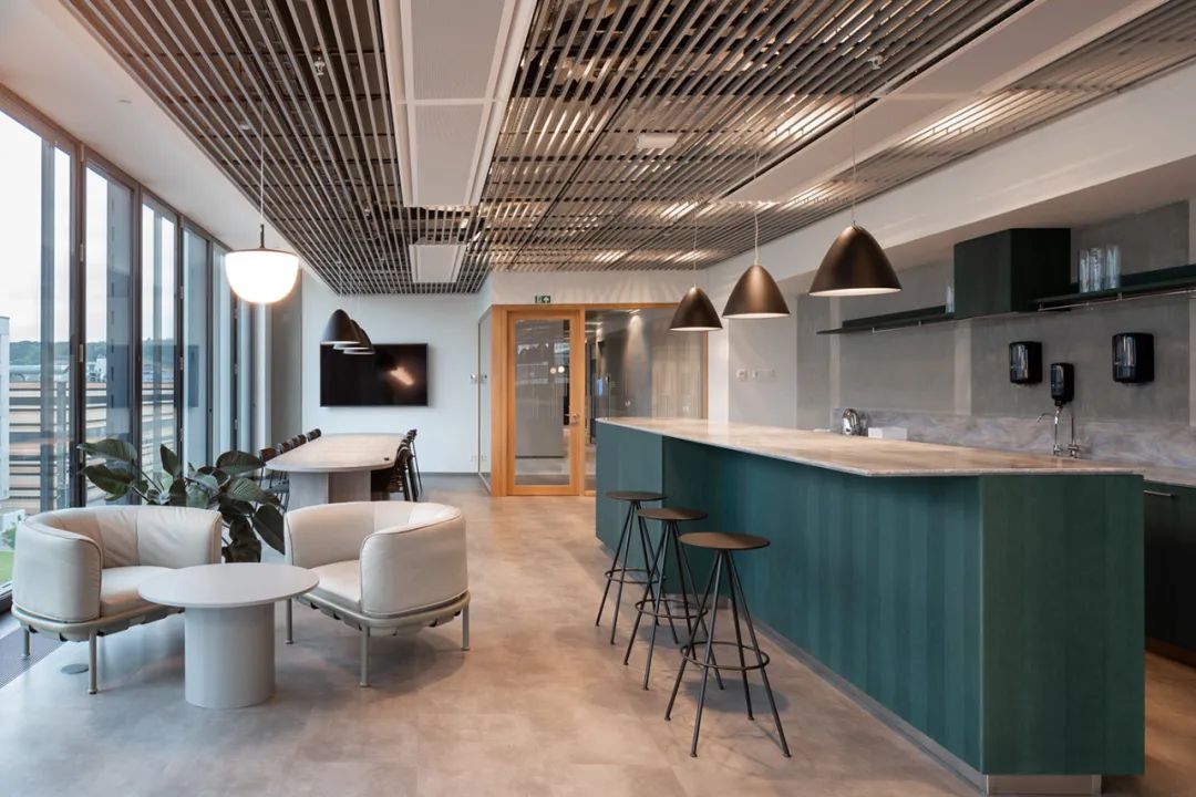 Simple and flexible office space design makes you feast for the eyes ...
