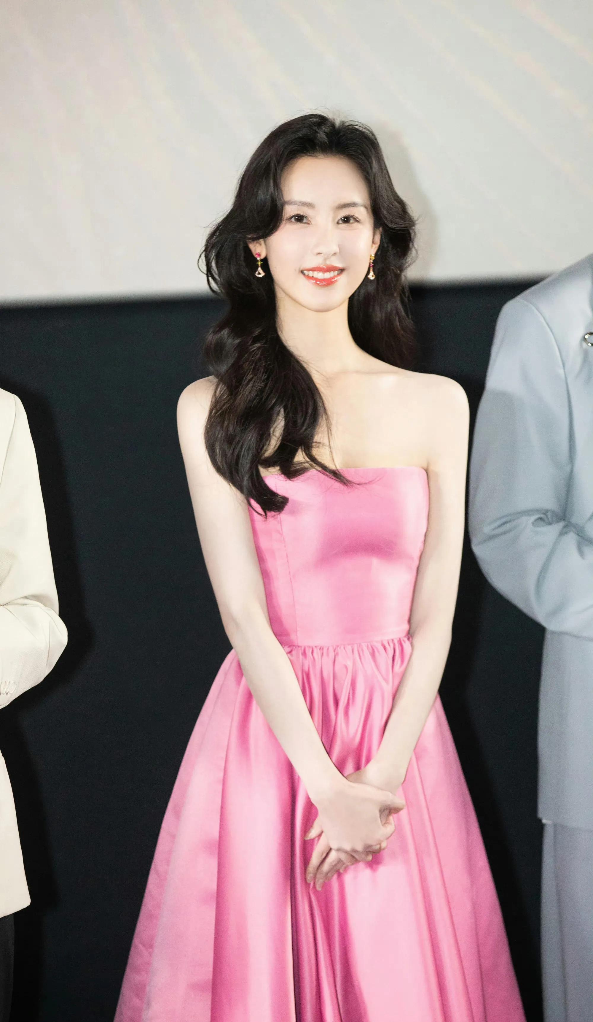 Chen Duling pink dress - iNEWS