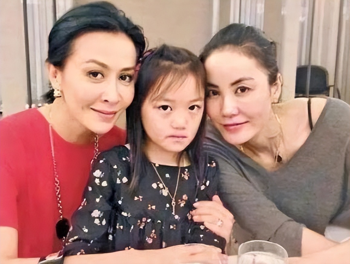 Faye Wong's daughter grows up with "plastic surgery": her hare lip ...